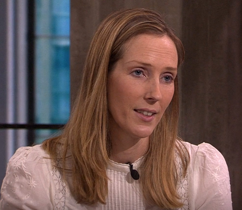 Satir: Glada vi gå mot kontantdöden, fallera – Julia Caesar