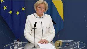 Kvinnoväldet leder till samhällskollaps – Julia Caesar